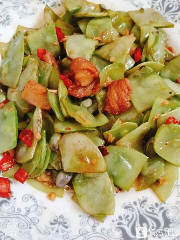 家常版的【爆炒扁豆炒肉】附做法～_美食厨房_趣宝贝